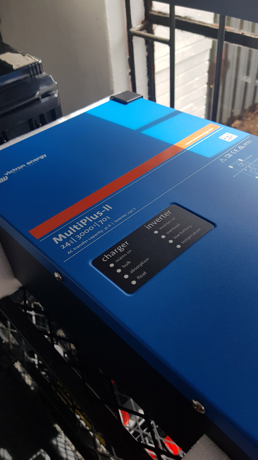 24V/3000VA/70AMP Inverter Victron Multi+ – RaceScreen